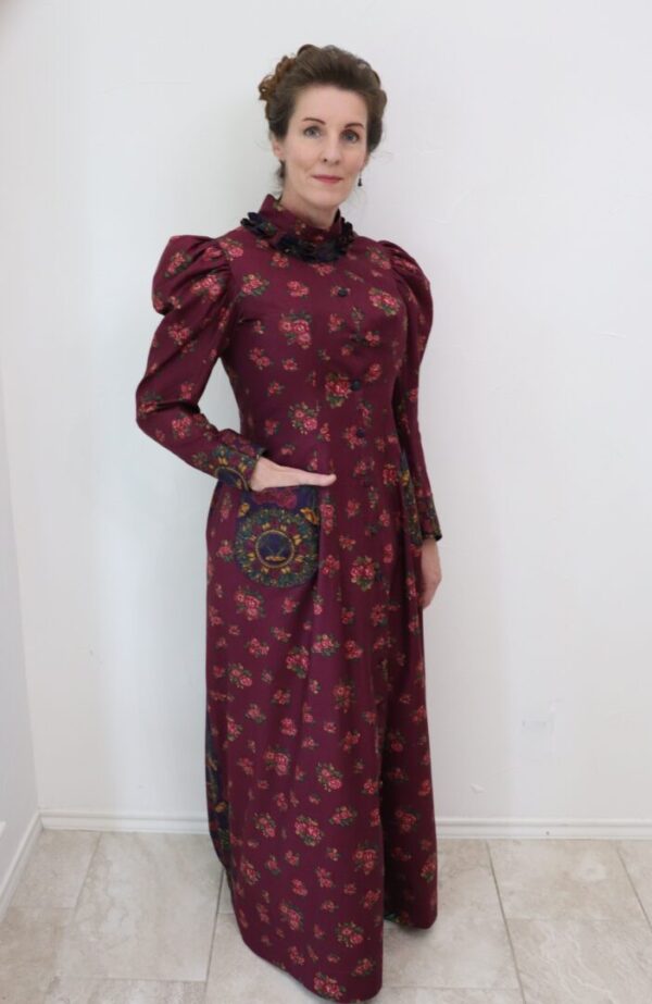 1890s Dressing Gown Wrapper Tea Gown - Decor To Adore